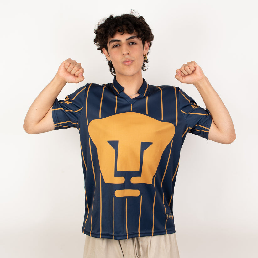 Jersey Retro PUMAS 40 Años – Elegancia y Tradición Deportiva – Garra Azul